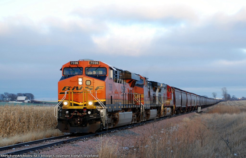 BNSF 7596